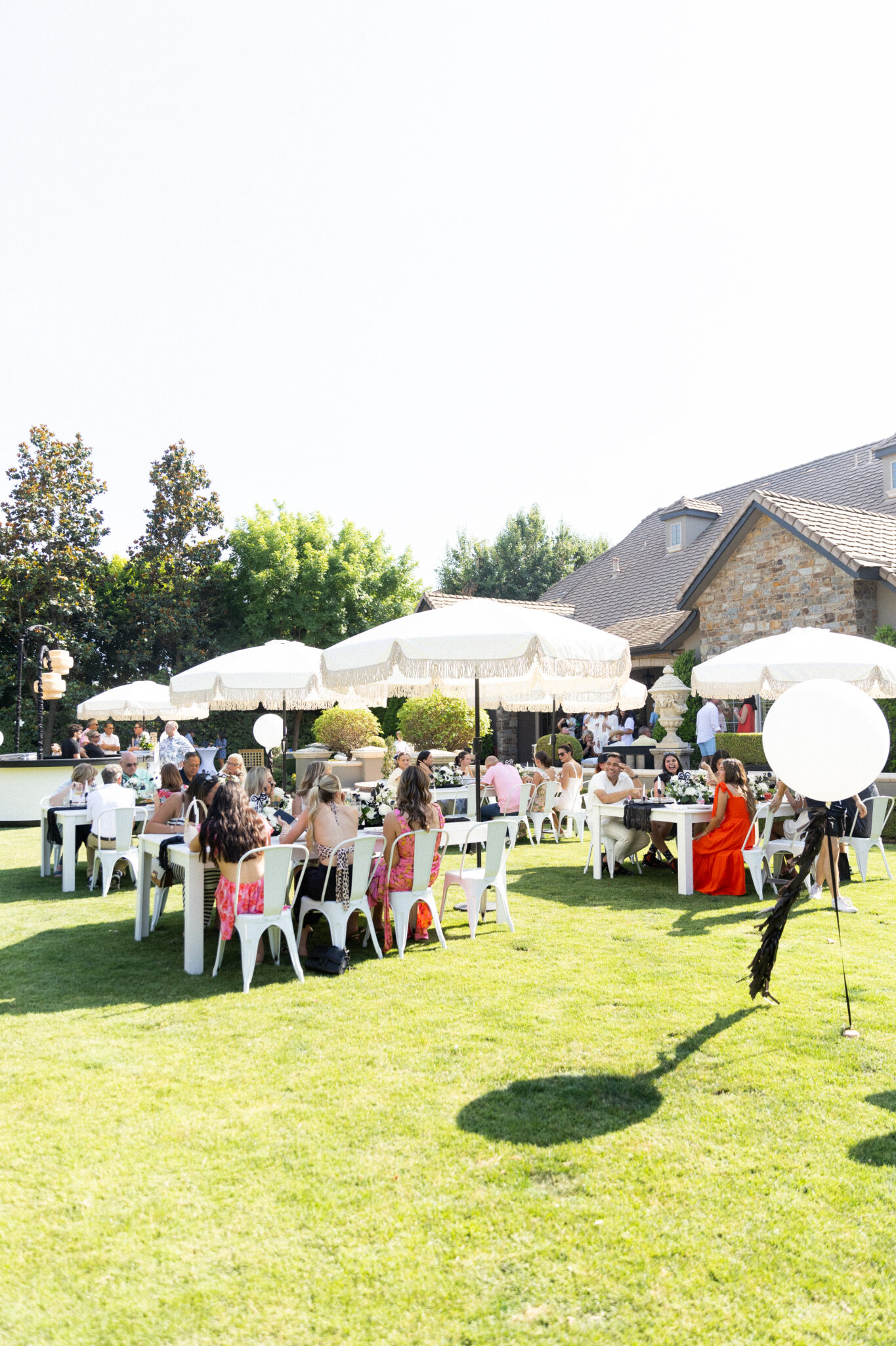 Black and White Bridgerton Inspired Graduation Party | easyylivin.com