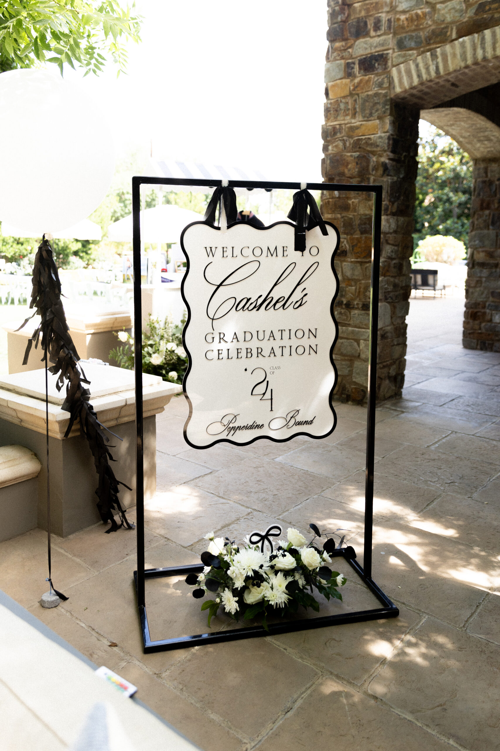 Black and White Bridgerton Inspired Graduation Party | easyylivin.com